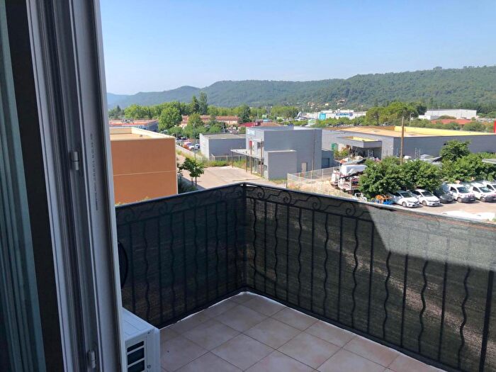 Appartement à louer - Le Luc - 2 pièces - 1 chambre