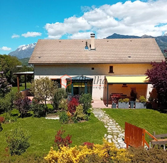 Forest-Saint-Julien : Maison 5 pièces à vendre