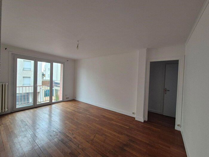 Heritan-Neuf Cles, Mâcon : Appartement 3 pièces à louer