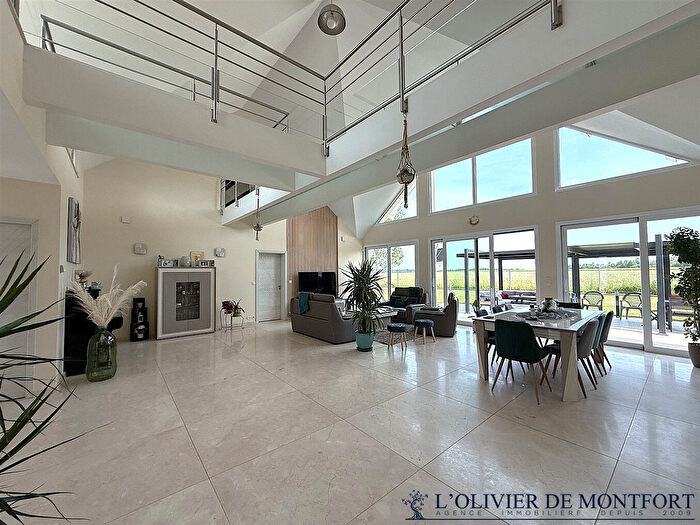 Montfort-l'Amaury : Maison 8 pièces à vendre
