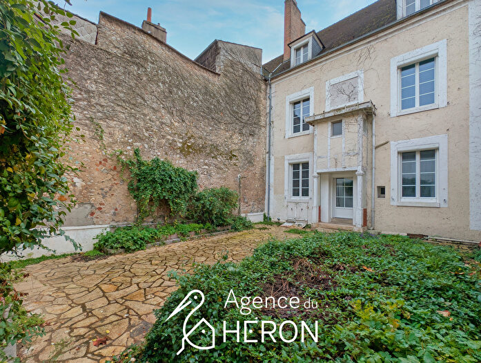 Maison à vendre - Montargis, Centre-ville - 8 pièces - 6 chambres