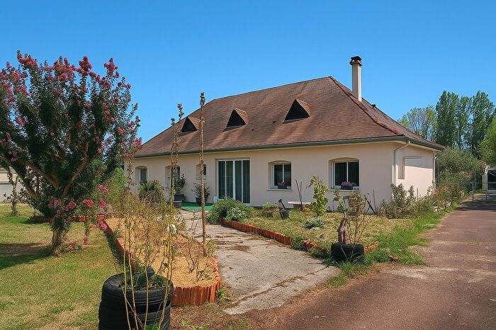 Maison à vendre - Saint-Denis-de-Pile - 6 pièces - 5 chambres