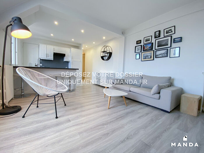Appartement à louer - Courbevoie, Marceau République - 2 pièces - 1 chambre