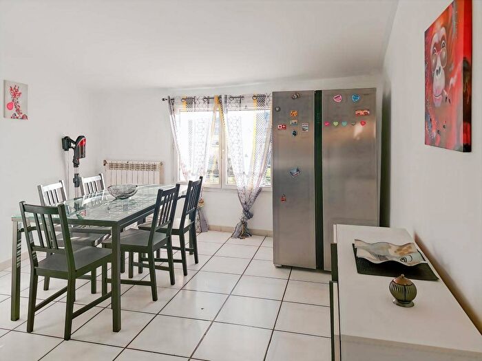 Maison à louer - La Verdière - 3 pièces - 2 chambres