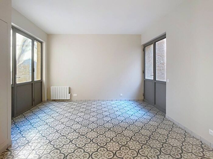 Appartement à louer - Zone Pietonne, Avignon - 3 pièces - 2 chambres