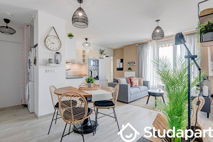 Appartement à louer - Le Bachut, Lyon ème arrondissement - 1 pièce - 1 chambre