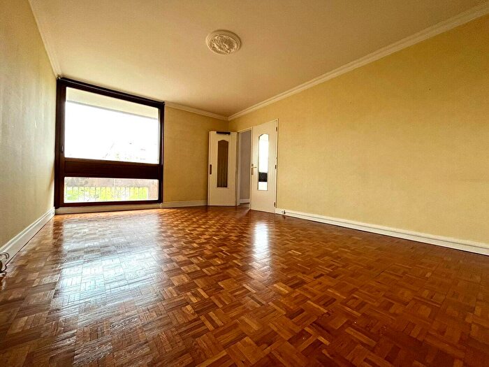 Appartement à louer - Langevin, Saint-Cyr-lécole - 4 pièces - 2 chambres