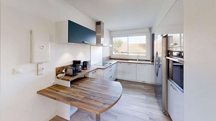 Appartement à louer - Moulin à Vent-Ernest Renan, Vénissieux - 1 pièce - 4 chambres