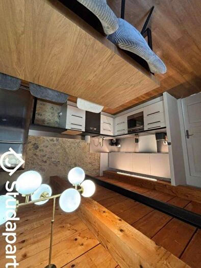 Appartement à louer - Les Issarts, Vallauris - 1 pièce - 4 chambres