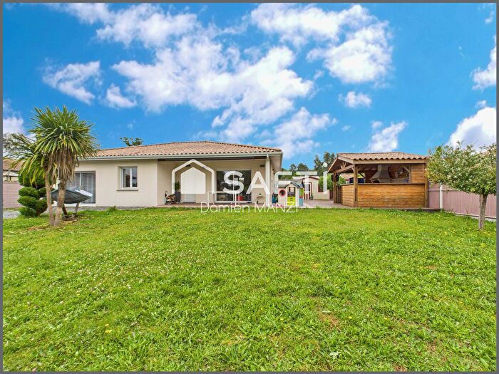 Maison à vendre - Salles - 5 pièces - 4 chambres