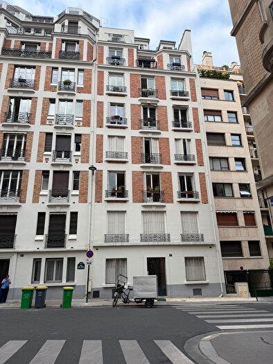 Paris 16ème, Passy, Maison de la Radio, Muette-Sud : Appartement 1 pièce à vendre