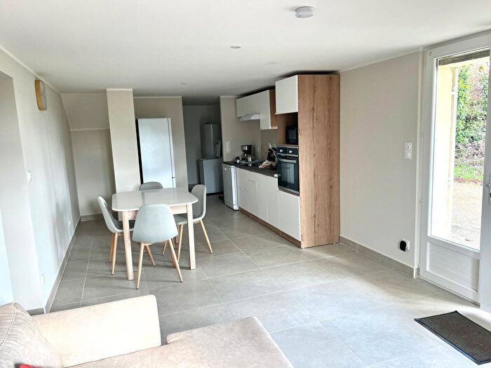 Appartement à louer - Ouest, Saint-Jean-dAngély - 3 pièces - 2 chambres