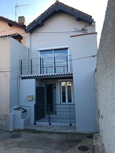Ancien Hôpital, Béziers : Maison 3 pièces à louer