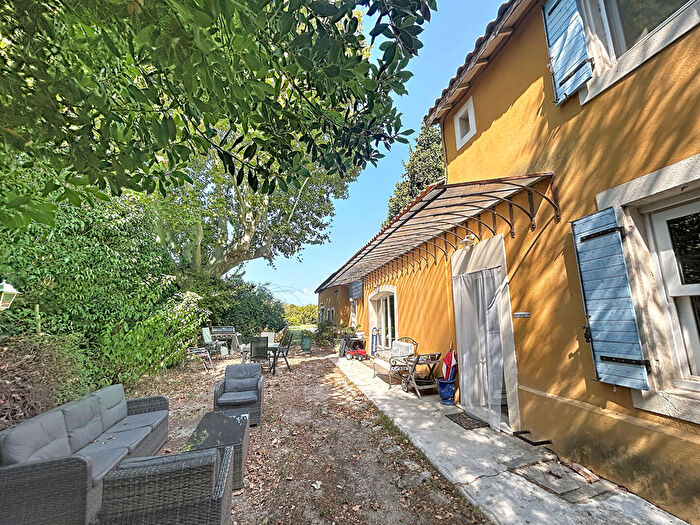 Maison 8 pièces à Orange, Ceinture d'Orange, à vendre