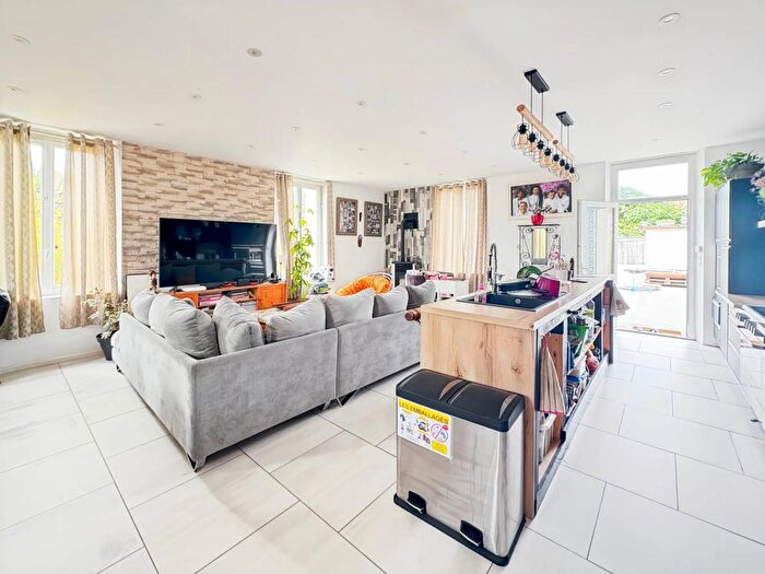 Maison à vendre - Brens - 10 pièces - 6 chambres