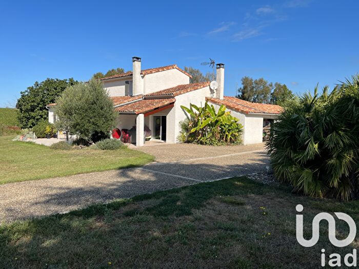 Maison à vendre - Meursac - 8 pièces - 2 chambres