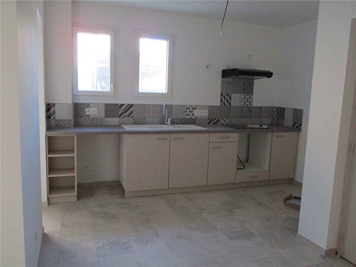 Appartement à louer - Vaison-la-Romaine - 3 pièces - 2 chambres