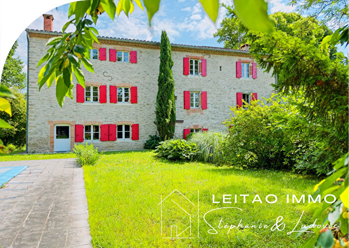 Maison à vendre - Puycalvel - 11 pièces - 6 chambres