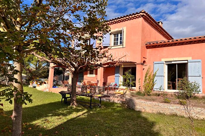 Maison à vendre - Paradou - 2 pièces - 3 chambres