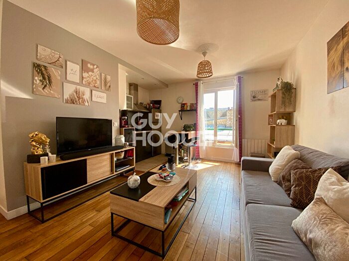 Appartement à louer - Centre-Hôtel de Ville, Chantilly - 2 pièces - 1 chambre