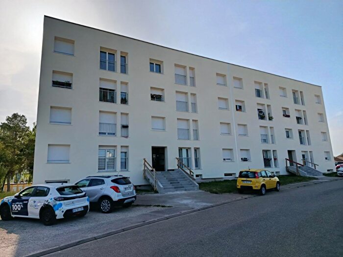 Appartement à louer - Neufchâteau - 4 pièces - 3 chambres