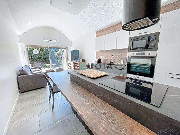 Appartement 2 pièces à louer - Antibes, Rastines, Super Antibes, Laval, La Fontonne