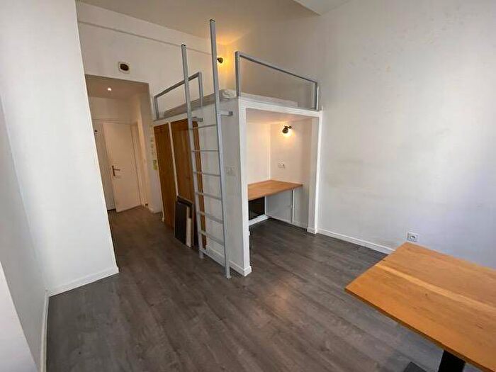 Appartement à louer - Pentes de la croix-rousse, Lyon er arrondissement - 1 pièce