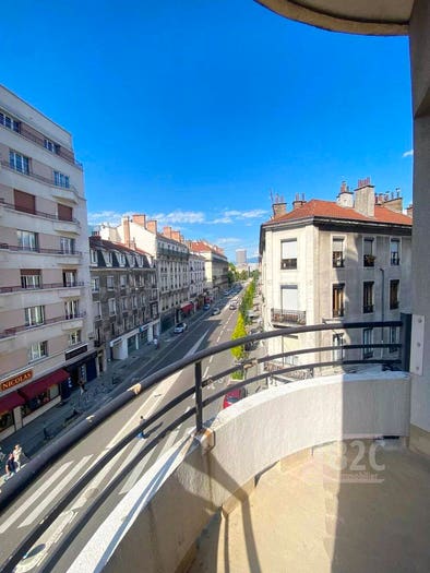Appartement 2 pièces à Préfecture, Grenoble, à louer