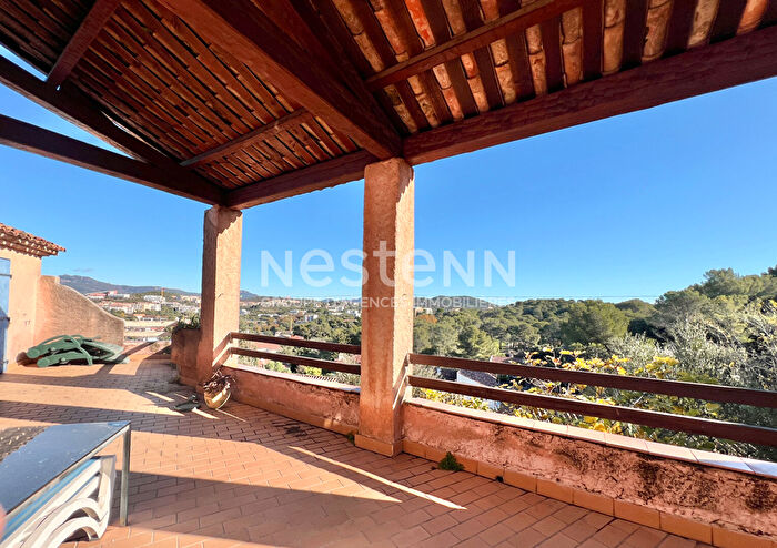 Maison à vendre - Saint-Raphaël - 9 pièces - 6 chambres