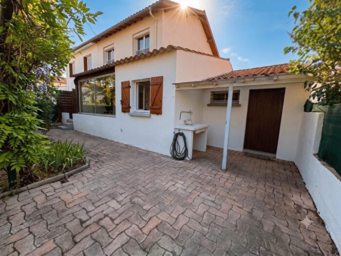 Centre, Villeneuve-Tolosane : Maison 4 pièces à louer
