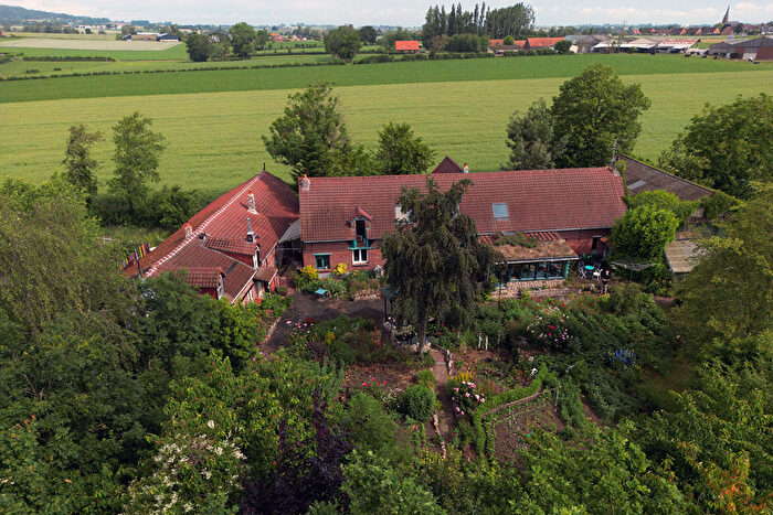 Maison 14 pièces à Saint-Sylvestre-Cappel, à vendre