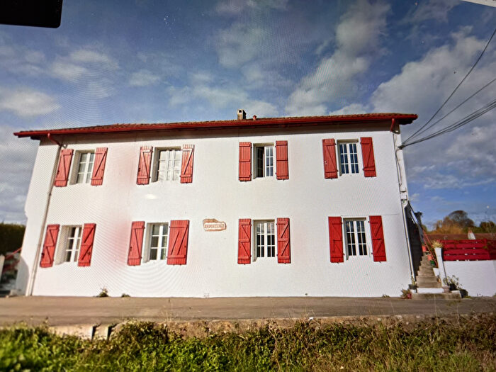 Appartement à vendre - Saint-Pée-sur-Nivelle - 4 pièces - 2 chambres