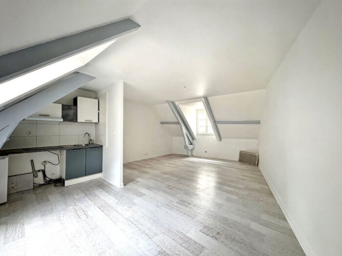Appartement à louer - Brive-la-Gaillarde, Centre-ville, Pont Cardinal, Champanatier - 2 pièces - 1 chambre