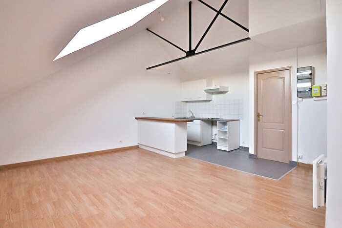 Appartement 3 pièces à Louviers, Centre-ville, à louer