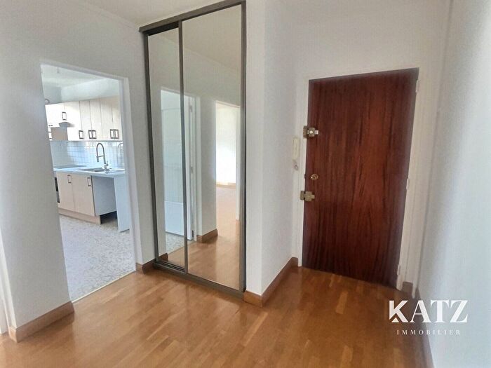 Appartement à louer - Chateau de Vaucresson - 3 pièces - 2 chambres