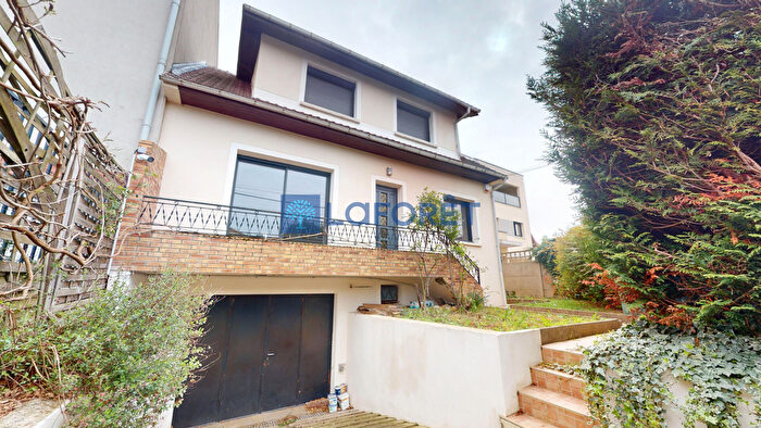 Maison à vendre - Paray-Vieille-Poste - 6 pièces - 4 chambres