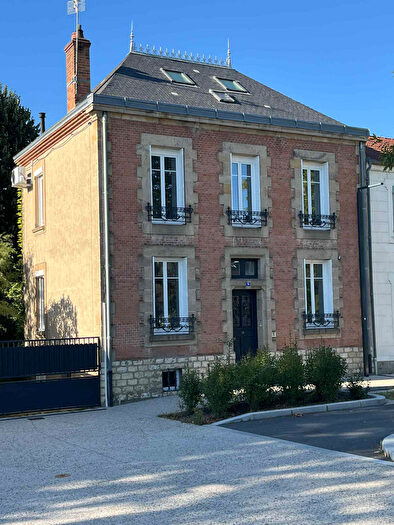 Maison à vendre - Moulins, Gâteaux, Clos de Bourgogne - 6 pièces - 3 chambres