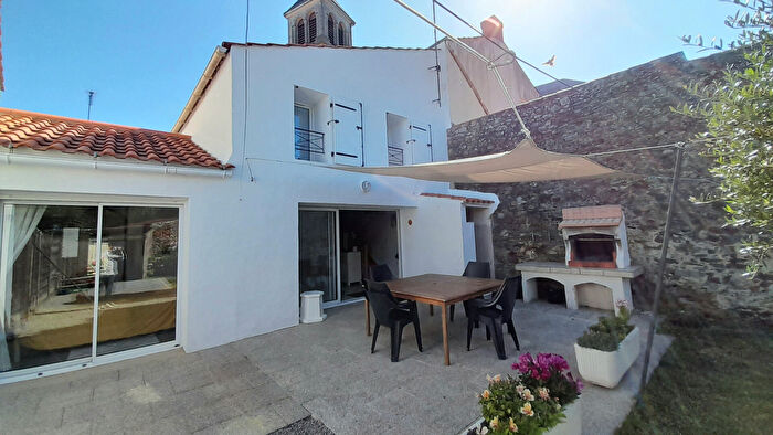 Maison à vendre - Coëx - 5 pièces - 3 chambres