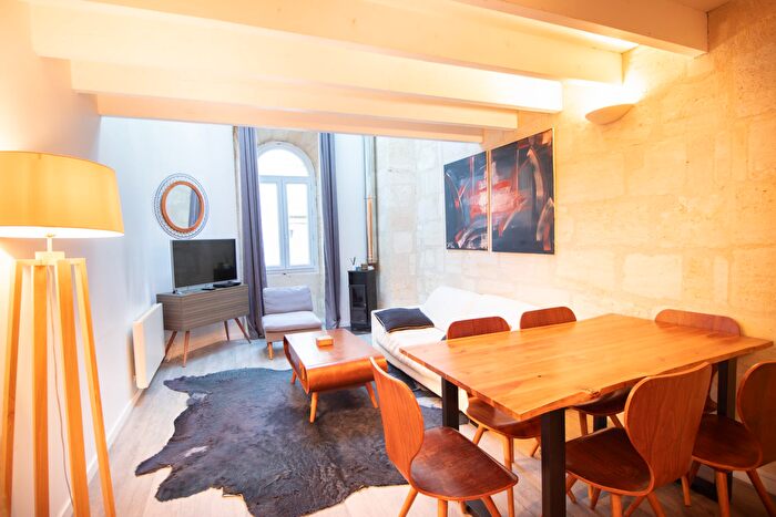 Appartement à louer - Bordeaux - 3 pièces - 2 chambres
