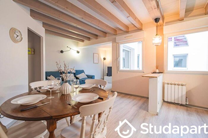 Appartement à louer - Barbâtre-Saint Remy-Verrerie, Reims - 3 pièces - 2 chambres