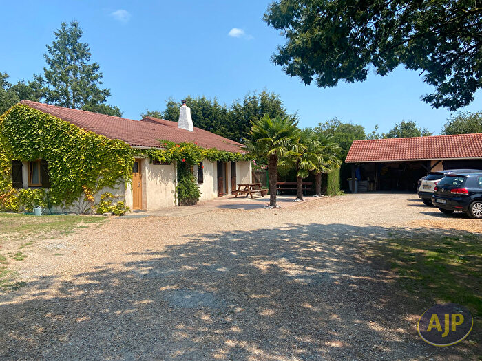 Maison à vendre - Sainte-Pazanne - 8 pièces - 6 chambres