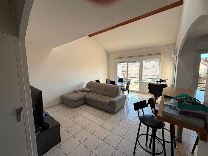 Appartement à louer - Centre Ville, Roche la Moliere - 4 pièces - 2 chambres