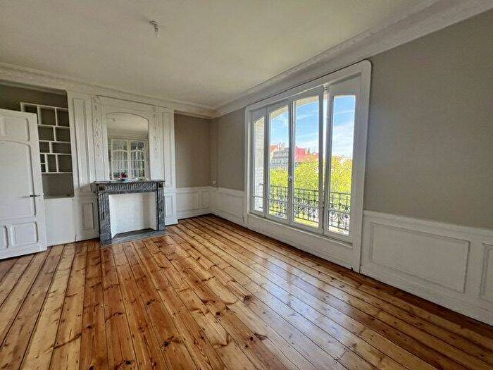 La Madeleine : Appartement 5 pièces à louer