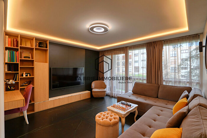 Appartement à vendre - Villecresnes - 3 pièces - 2 chambres