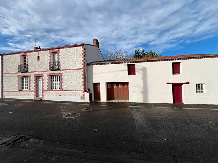 Maison à vendre - Bouguenais, Le Bourg - 7 pièces - 5 chambres