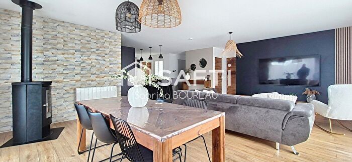 Maison à vendre - Vouillé - 4 pièces - 3 chambres