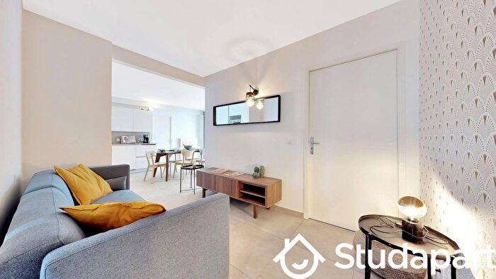 Charpennes-Tonkin, Villeurbanne : Appartement 1 pièce à louer