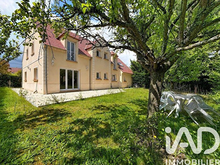 Maison 8 pièces à Tillet et Est, Bussy-Saint-Georges, à louer