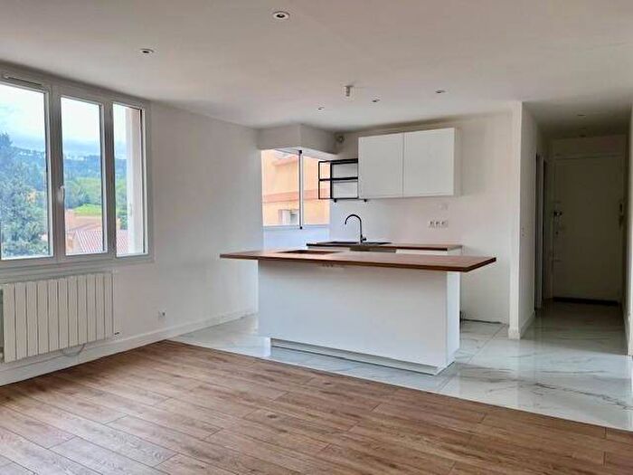 Extension Années, A, Brignoles : Appartement 3 pièces à louer