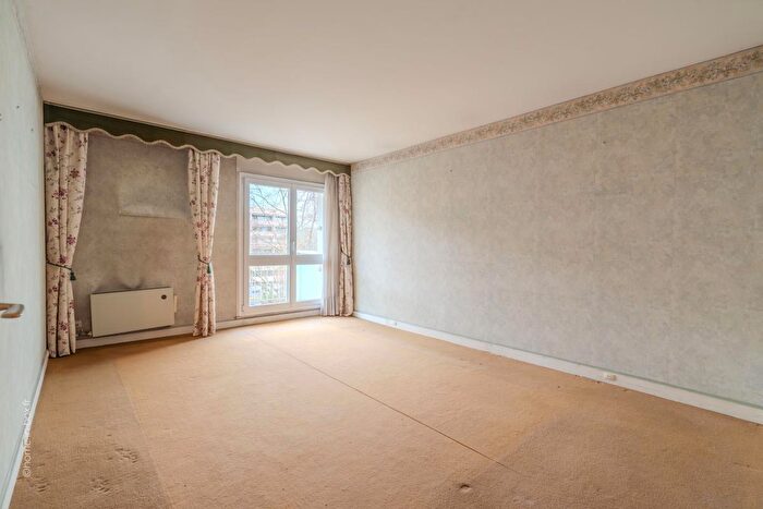 Appartement à vendre - Chelles, Mont-Chalâts, Colline du Fort, La Tuilerie - 3 pièces - 2 chambres